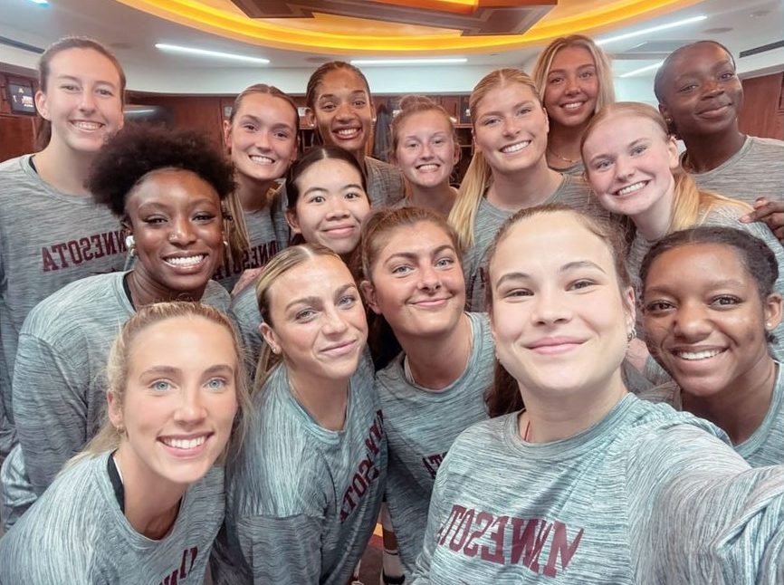 Zeynep Palabıyık, yeni takımı Minnesota Universitesi ile ilk maçına ...