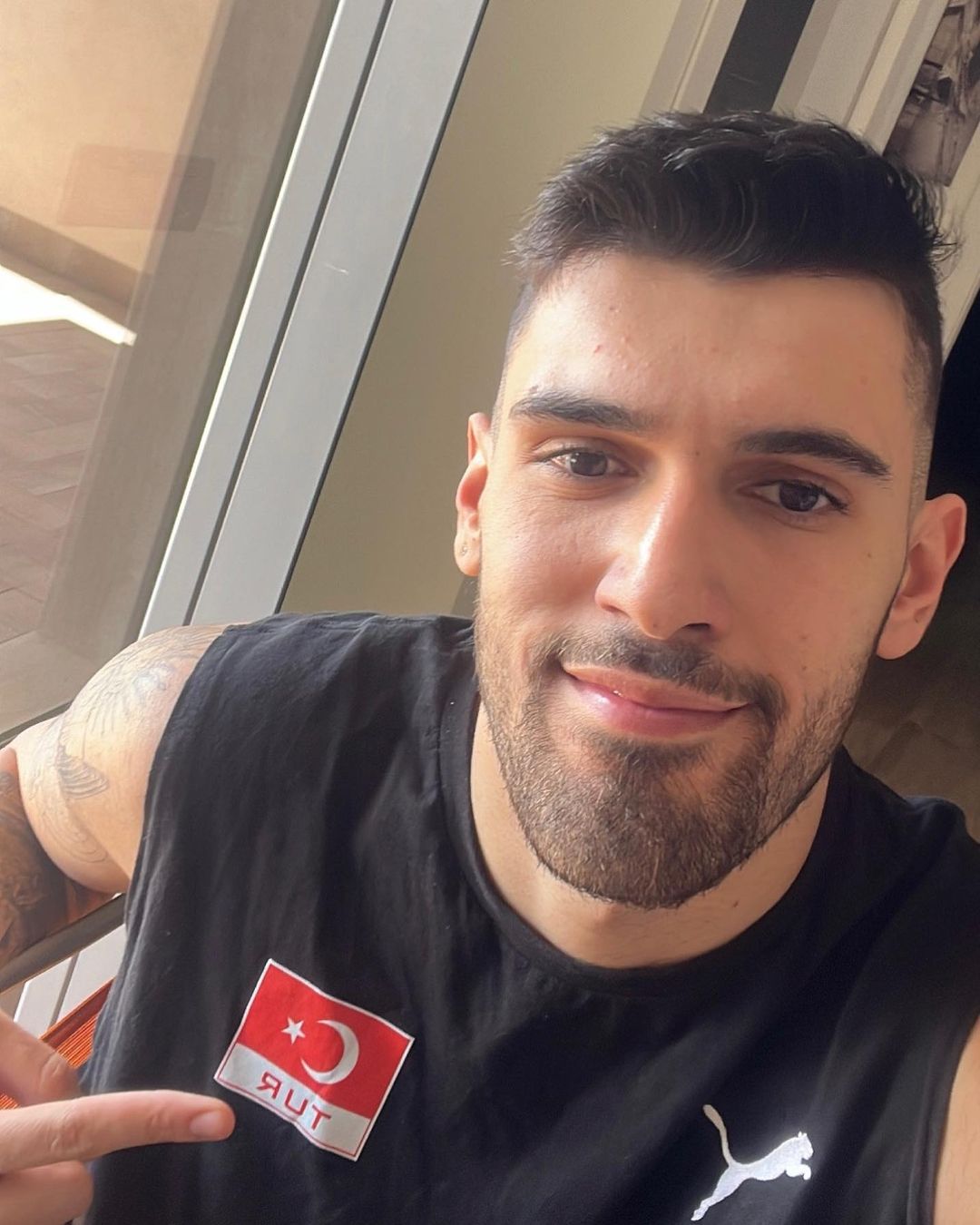 Efe Bayram'dan Filenin Efeleri'ne destek - Voleybolun Renkli Dünyası