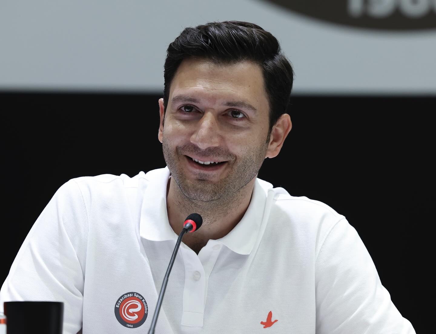 Ferhat Akbaş: "Defne gibi genç oyuncularımıza da şans verdik ...